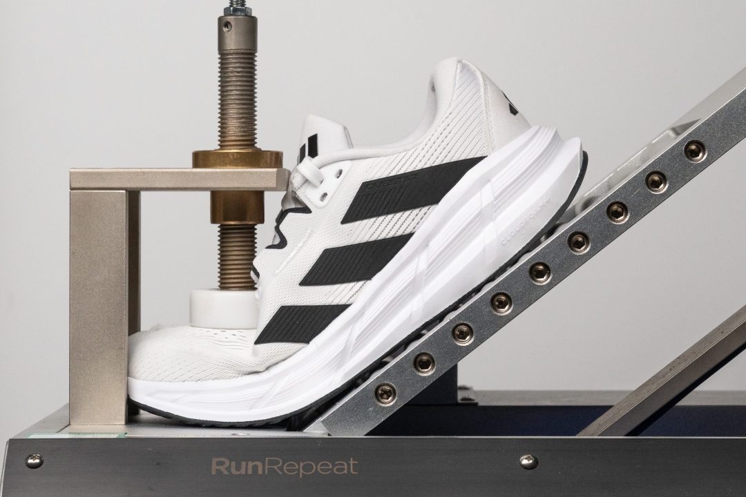 Cortadas por la mitad: Análisis y review de las Adidas Questar 3 (2025 ...