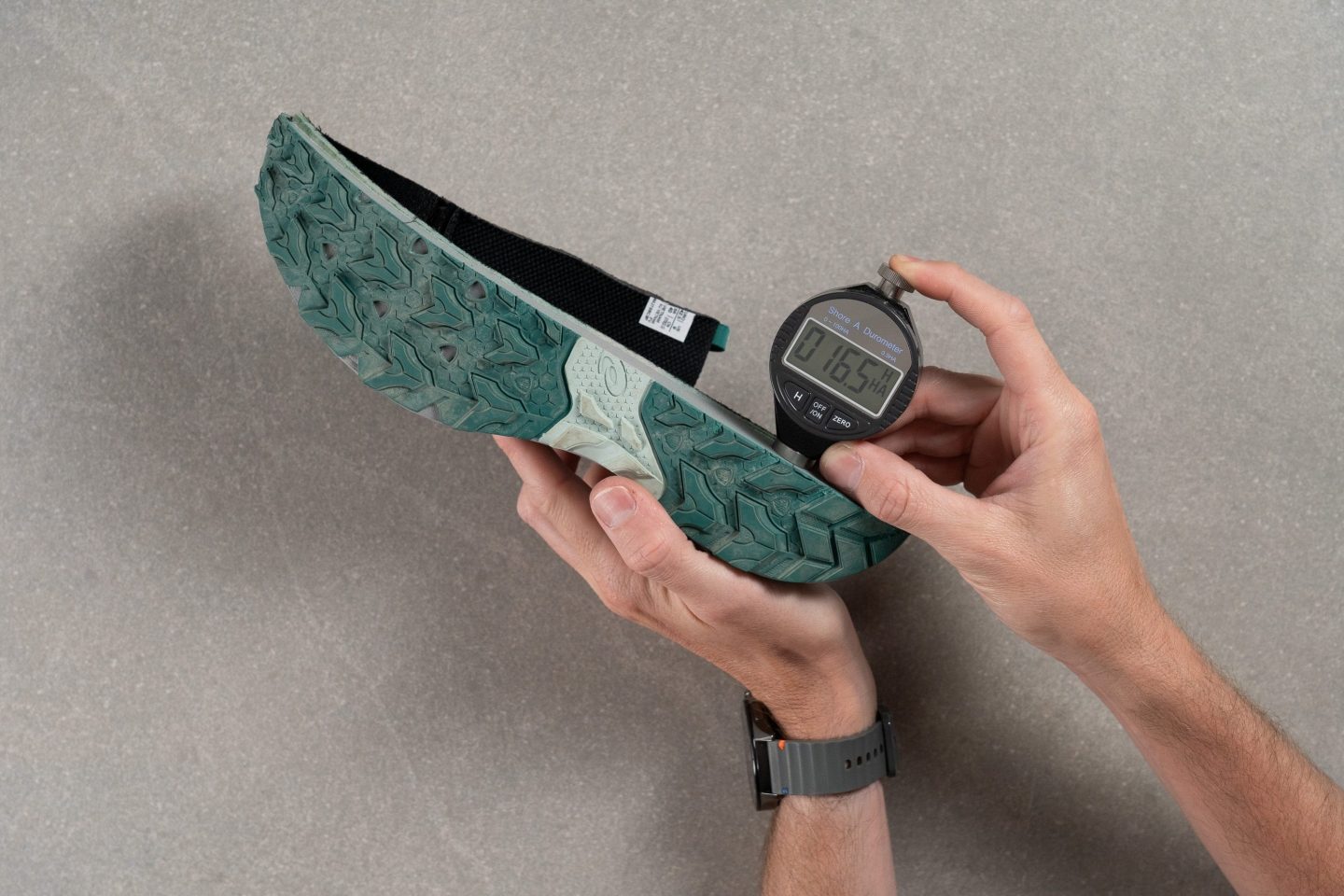 Cut in half: ASICS Gel Venture 10 Review (2025) | RunRepeat