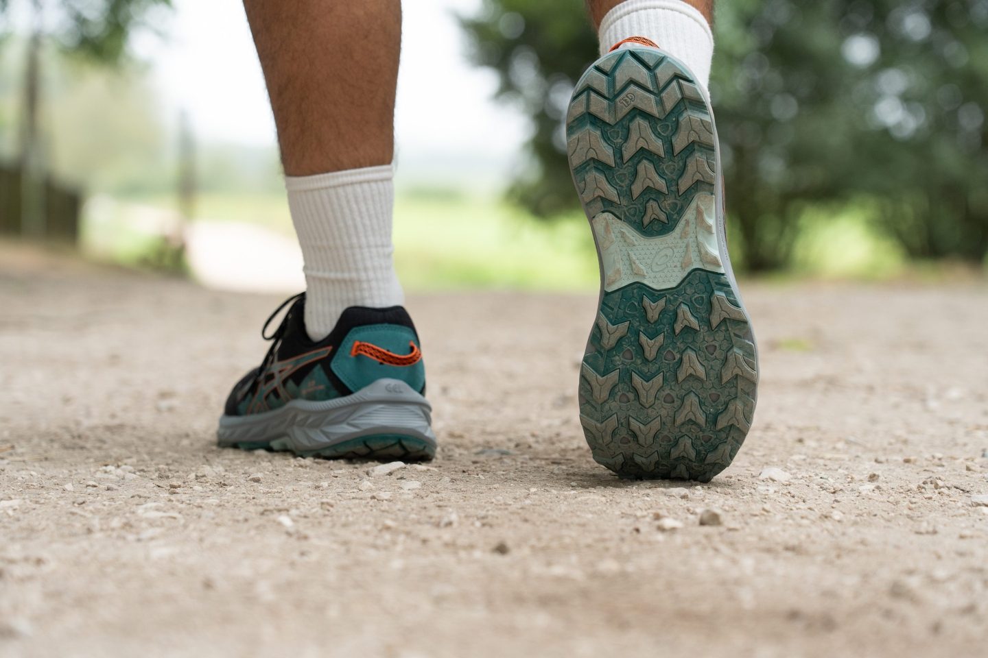 Cut in half: ASICS Gel Venture 10 Review (2025) | RunRepeat