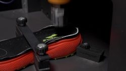 Cut in half: Brooks Divide 5 GTX Review (2025) | RunRepeat