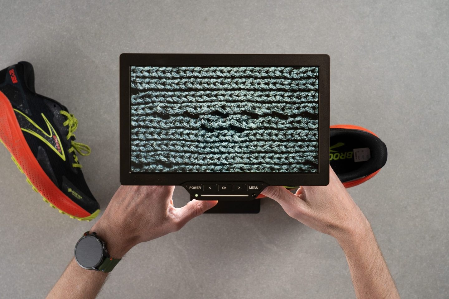 Cut in half: Brooks Divide 5 GTX Review (2025) | RunRepeat