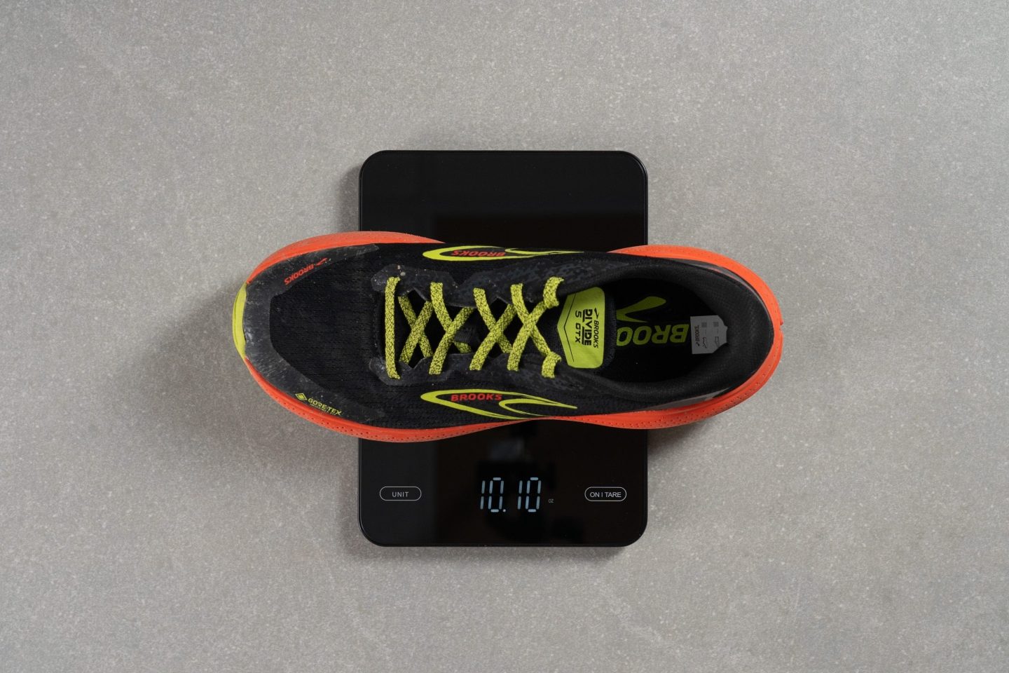 Cut in half: Brooks Divide 5 GTX Review (2025) | RunRepeat