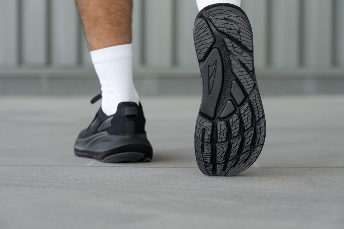 Cut in half: Altra FWD VIA Review (2025) | RunRepeat