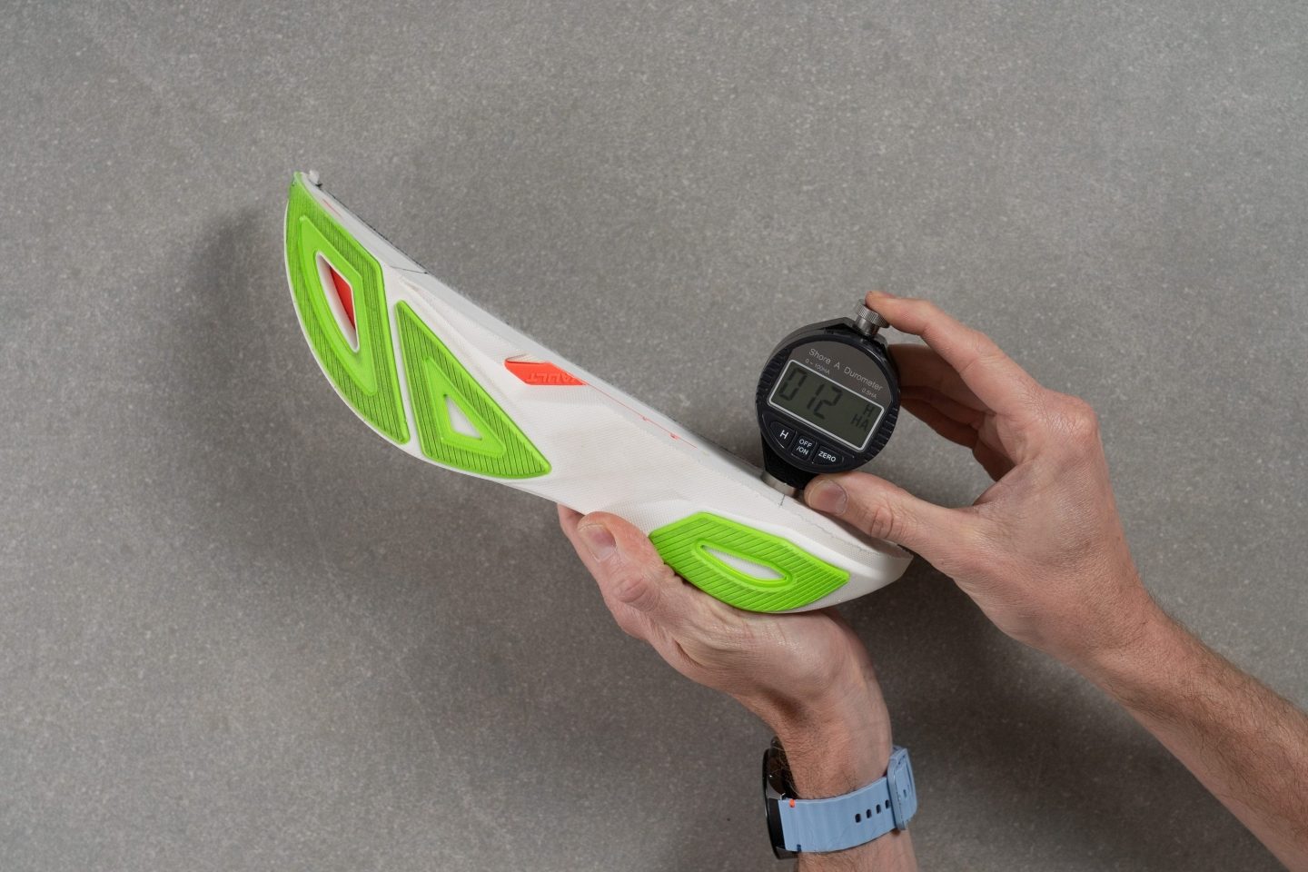 Cut in half: Brooks Hyperion Max 3 Review (2025) | RunRepeat