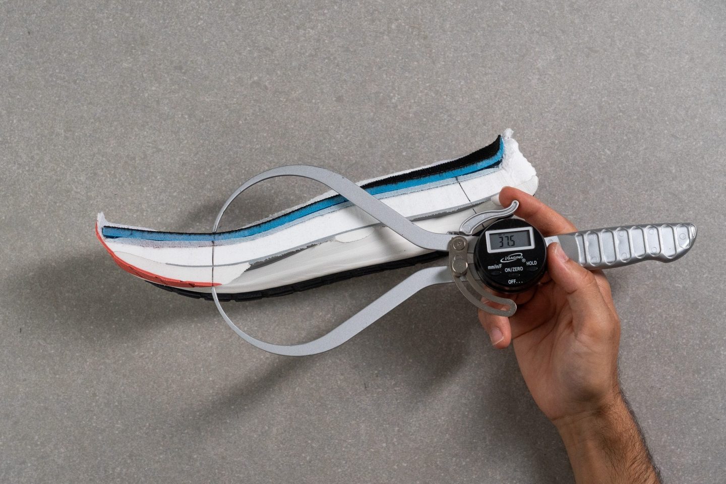 Cut in half: Mizuno Neo Vista 2 Review (2025) | RunRepeat