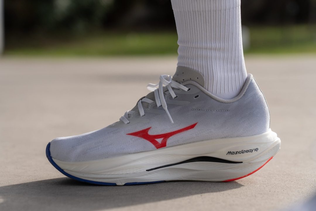 Cut in half: Mizuno Wave Rebellion Flash 3 Review (2026) | RunRepeat