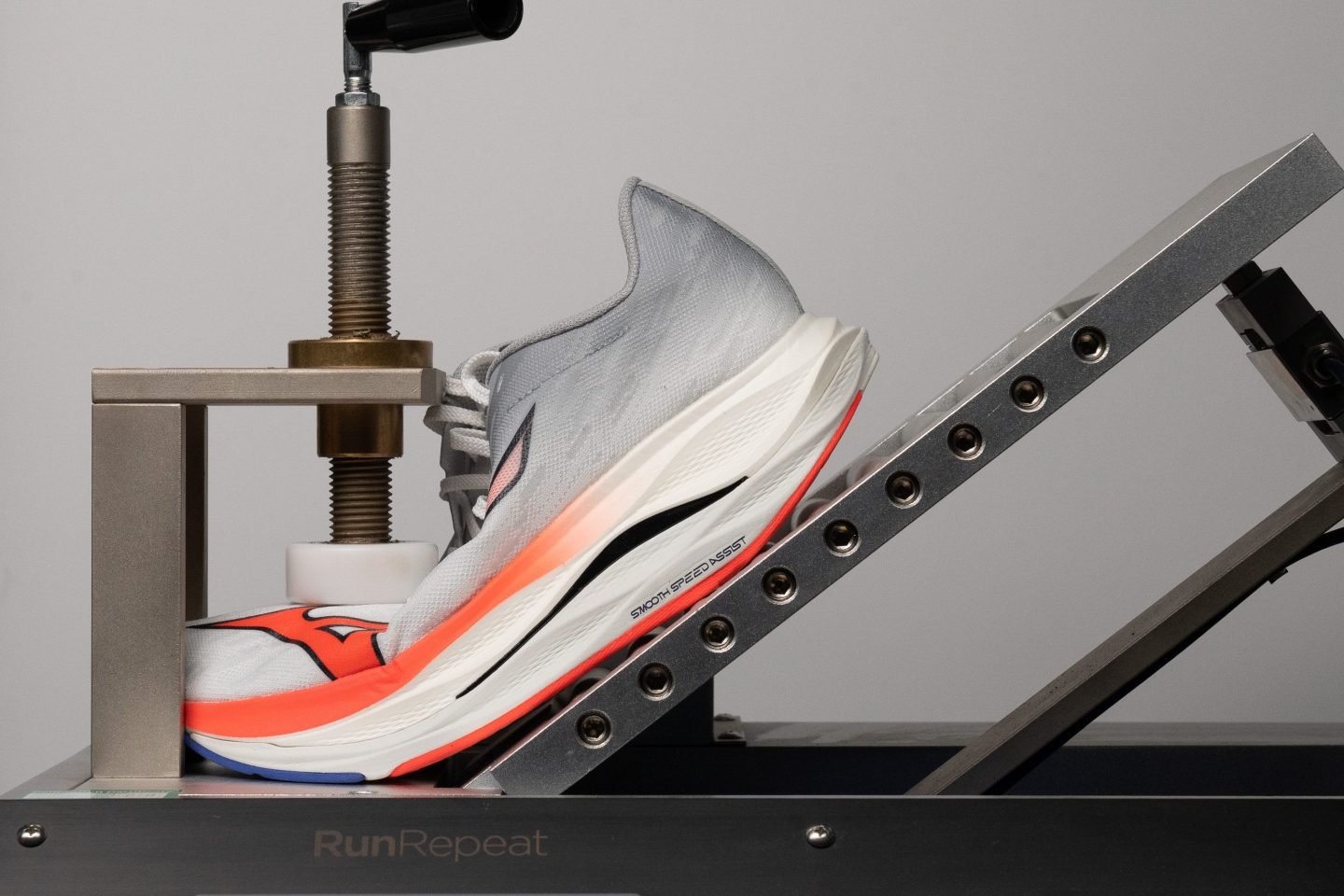 Cut in half: Mizuno Wave Rebellion Flash 3 Review (2026) | RunRepeat