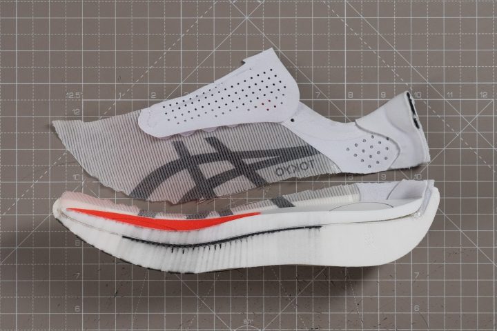 Cut in half: ASICS Metaspeed Ray Review (2025) | RunRepeat
