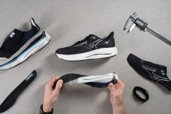 Cut in half: Mizuno Wave Rider 29 Review (2025) | RunRepeat