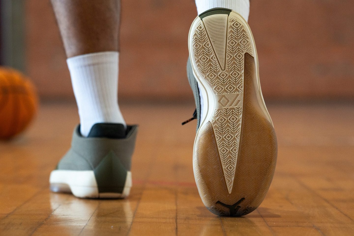 Cut in half: Air Jordan 40 Review (2025) | RunRepeat