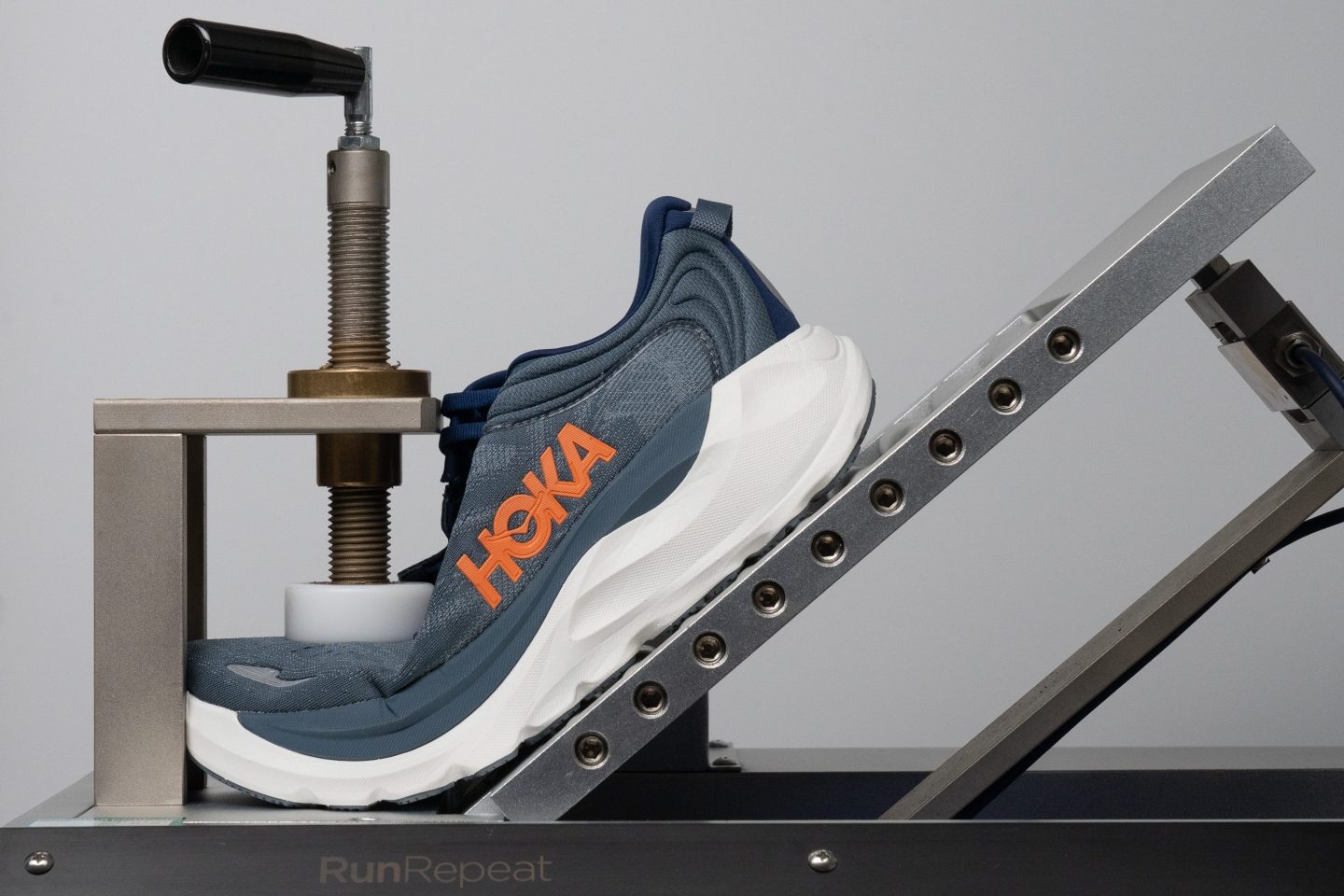 Cut in half: HOKA Gaviota 6 Review (2026) | RunRepeat