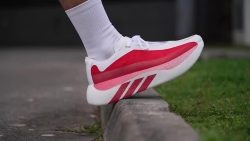 Cut in half: Adidas Hyperboost Edge Review (2026) | RunRepeat