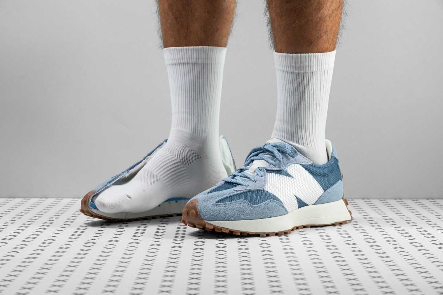 Cortadas por la mitad: Análisis y review de las New Balance 327 | RunRepeat