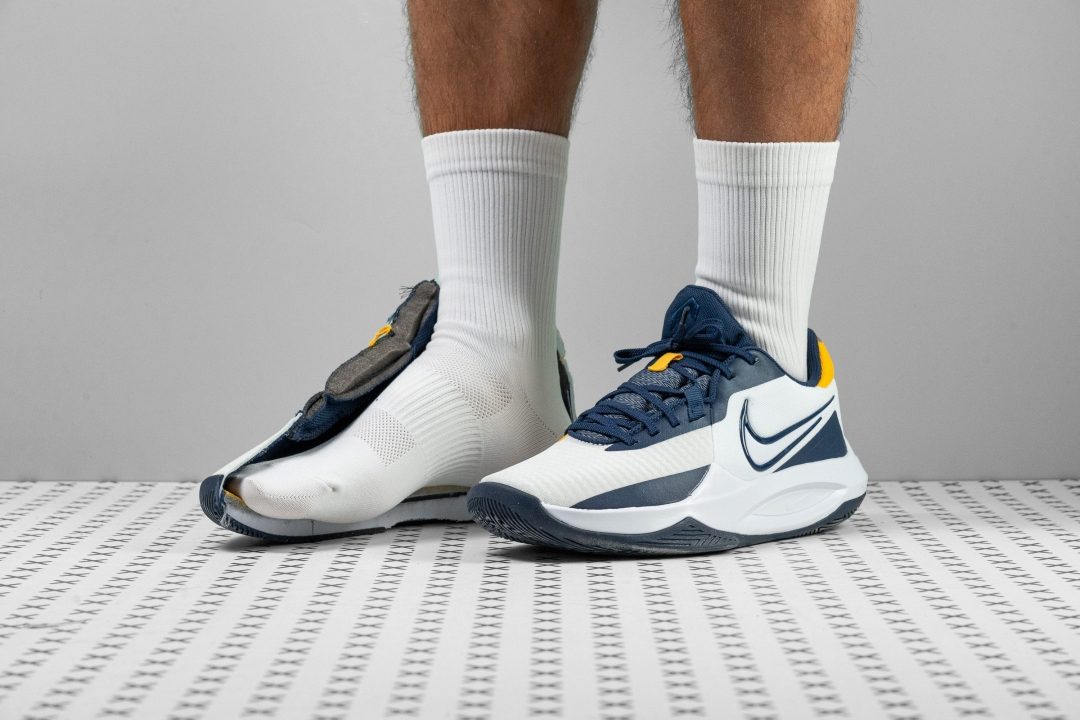 Cut in half: Nike Precision 6 Review | RunRepeat