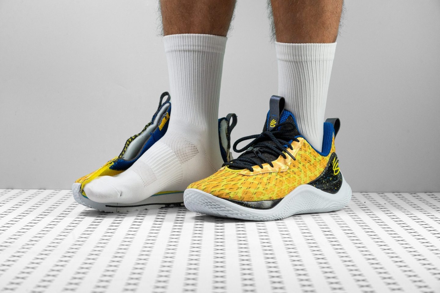 Cut in half: Under Armour Curry Flow 10 Review | RunRepeat