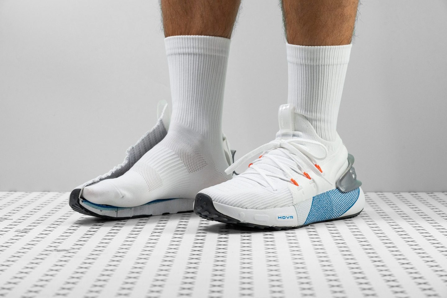 Cut in half: Under Armour HOVR Phantom 3 Review | RunRepeat