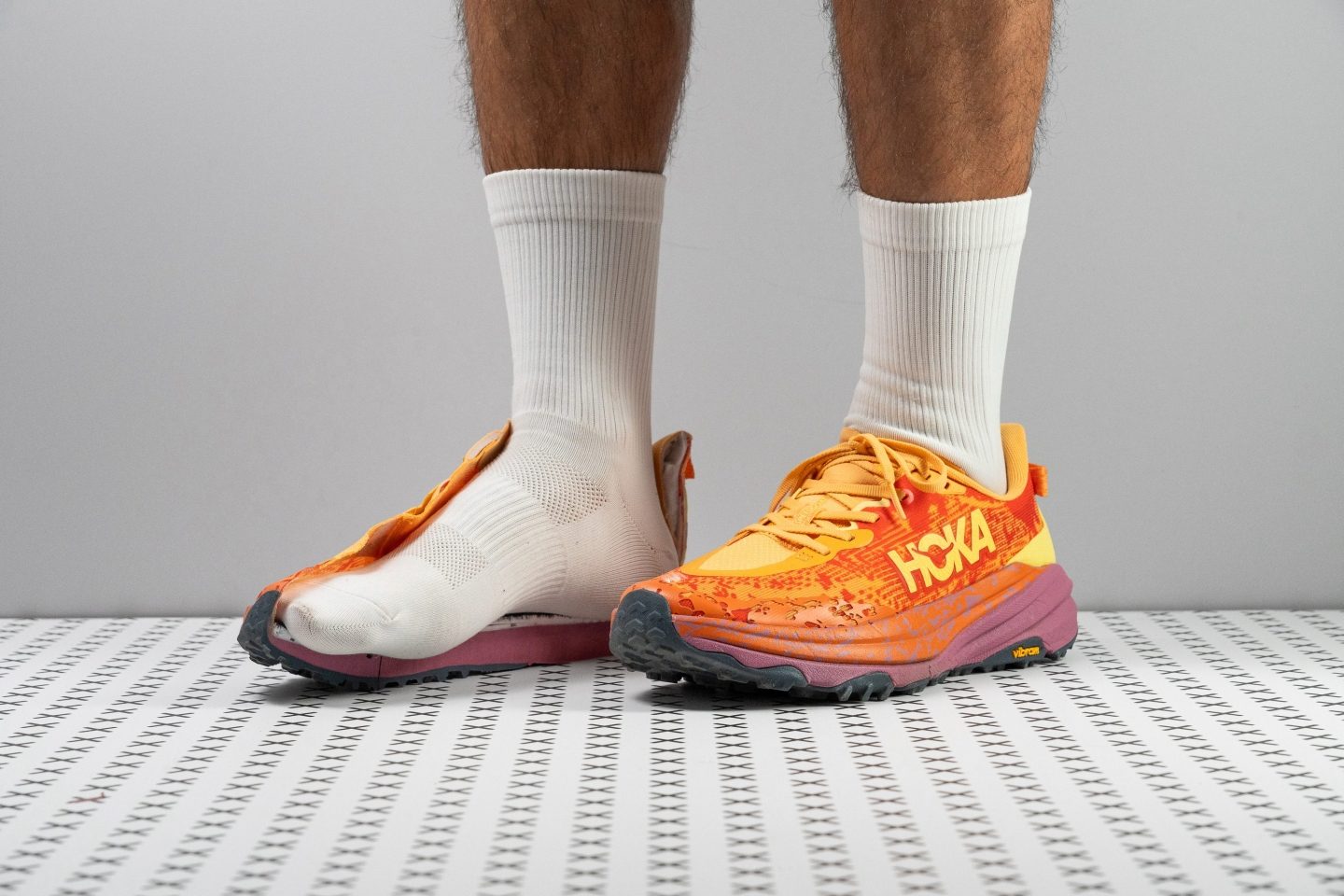 Cortadas por la mitad: Análisis y review de las Hoka Speedgoat 6 ...