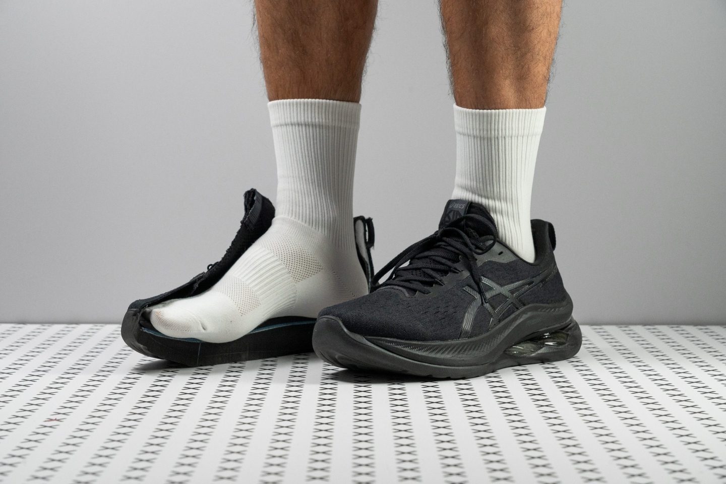 Cut in half: ASICS Gel Kinsei Max Review (2025) | RunRepeat