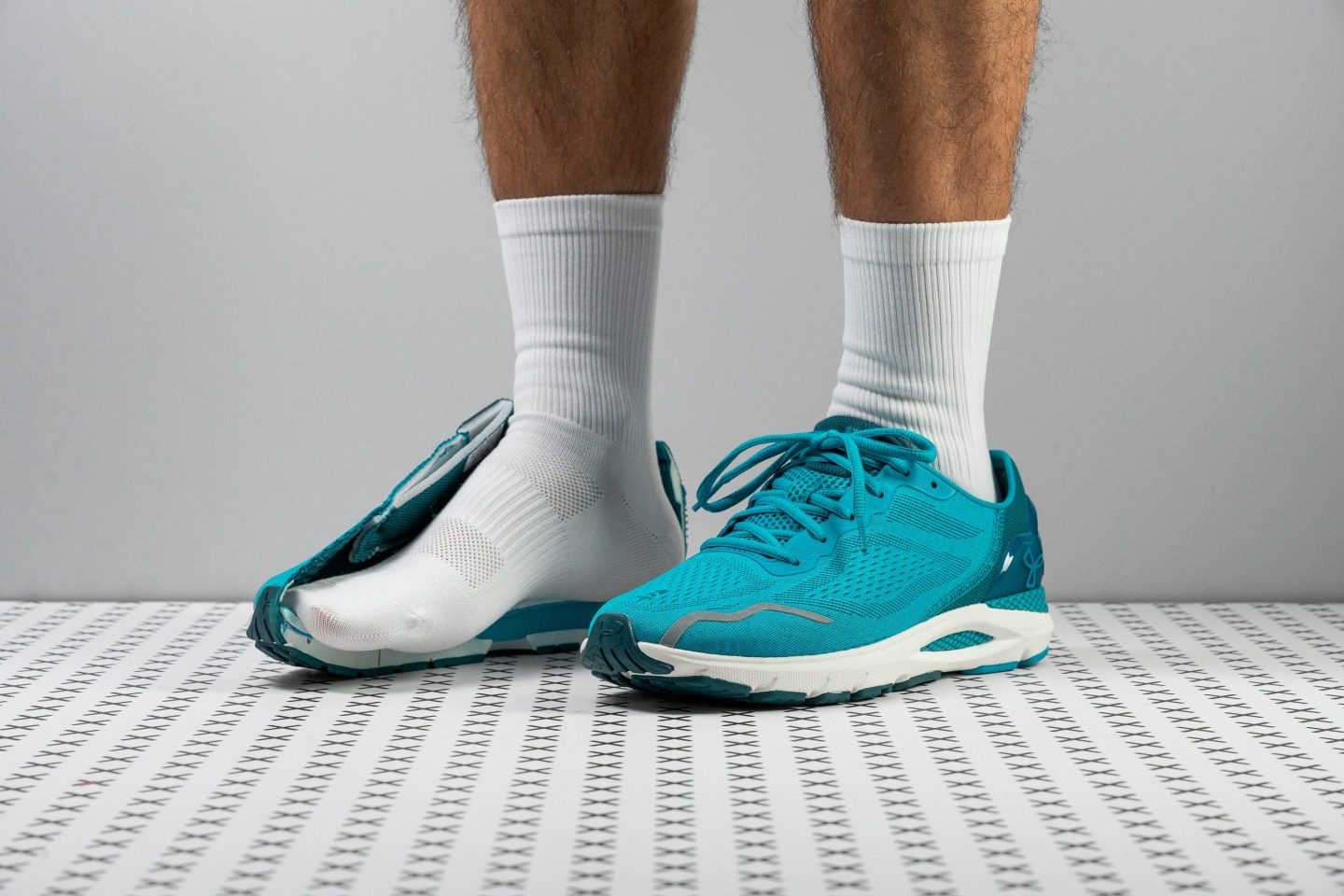 Cortadas por la mitad: Análisis y review de las Under Armour HOVR Sonic ...