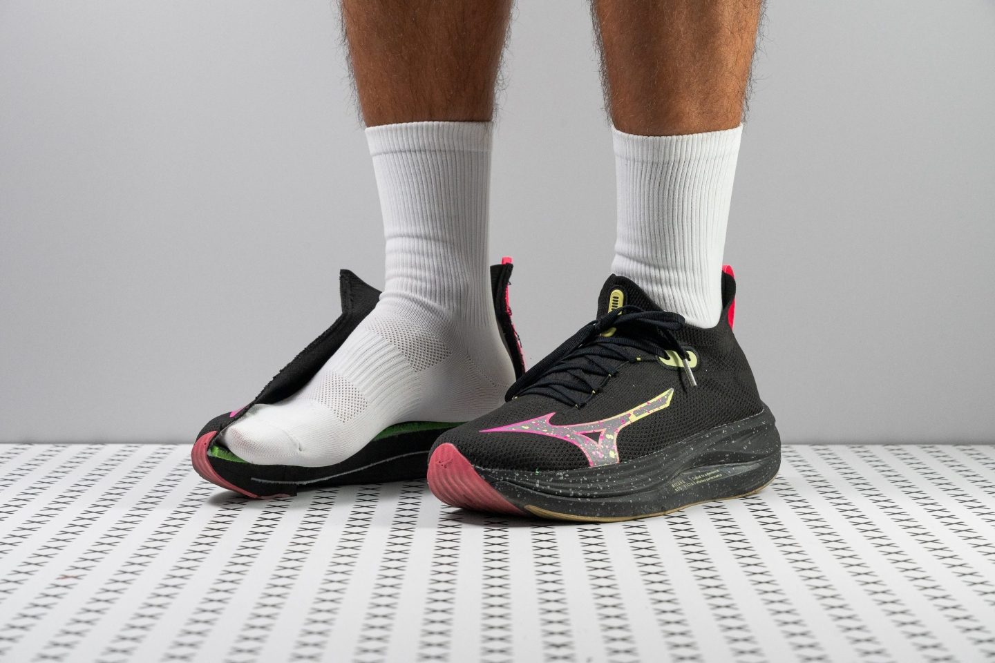 Cut in half: Mizuno Neo Vista Review | RunRepeat