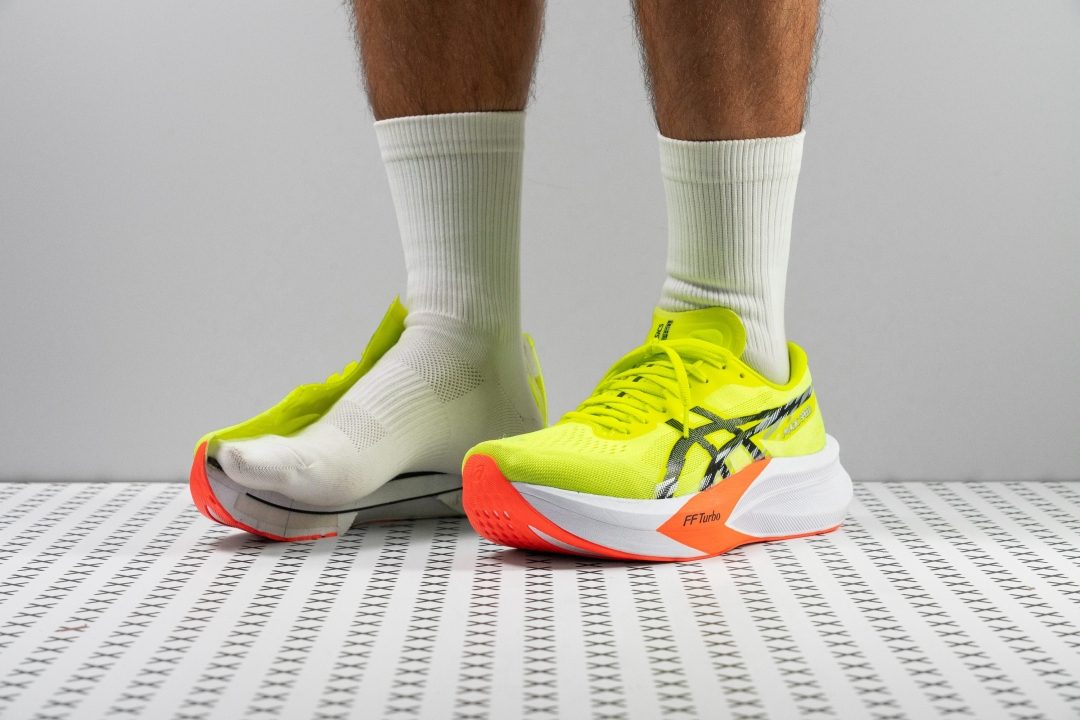 Cortadas por la mitad: Análisis y review de las ASICS Magic Speed 4 ...