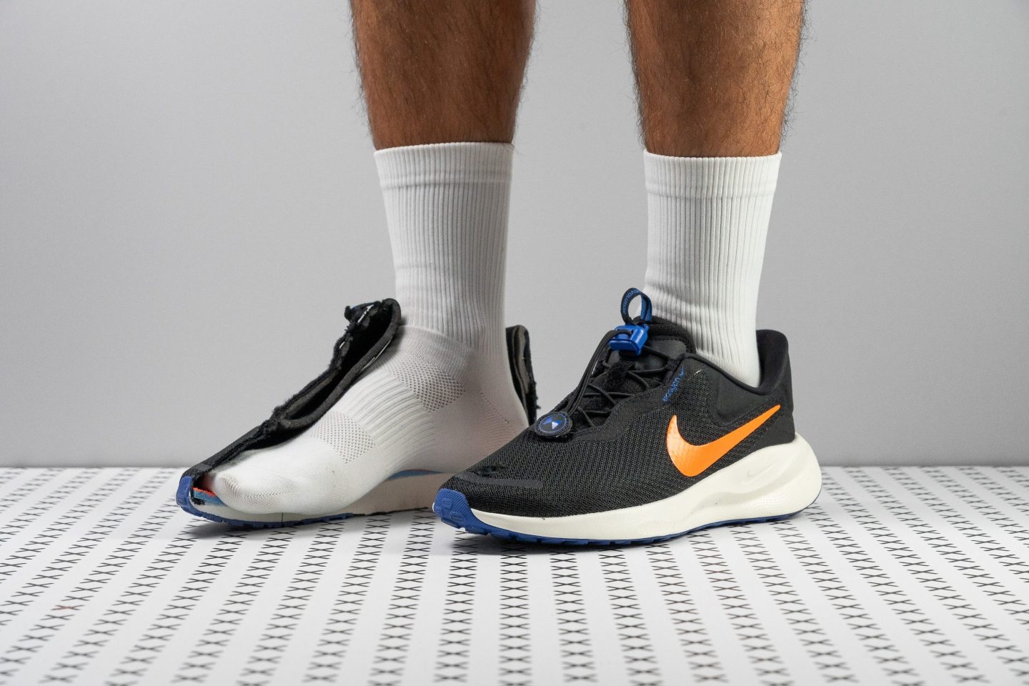 Cut in half: Nike Revolution 7 EasyOn Review | RunRepeat