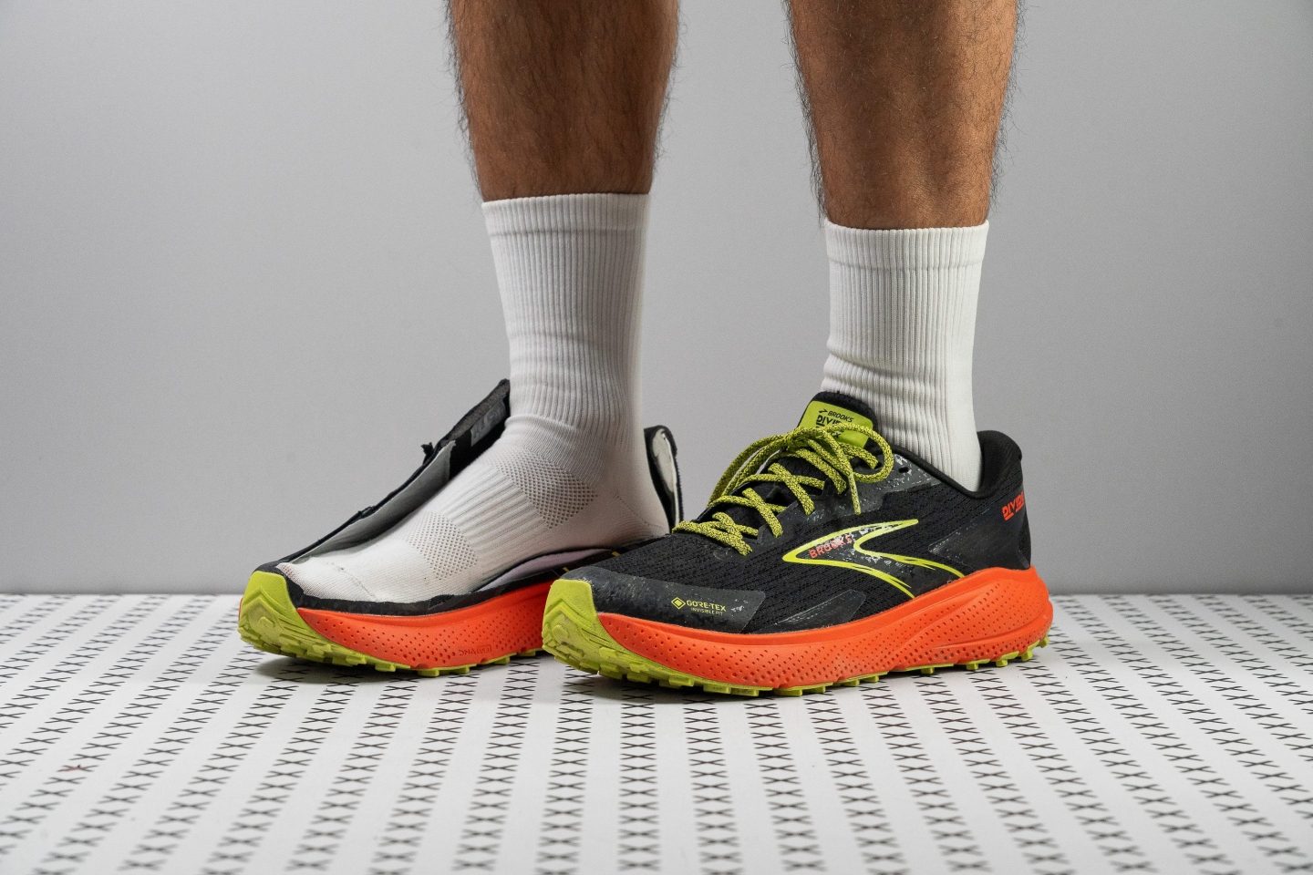 Cortadas por la mitad: Análisis y review de las Brooks Divide 5 GTX ...