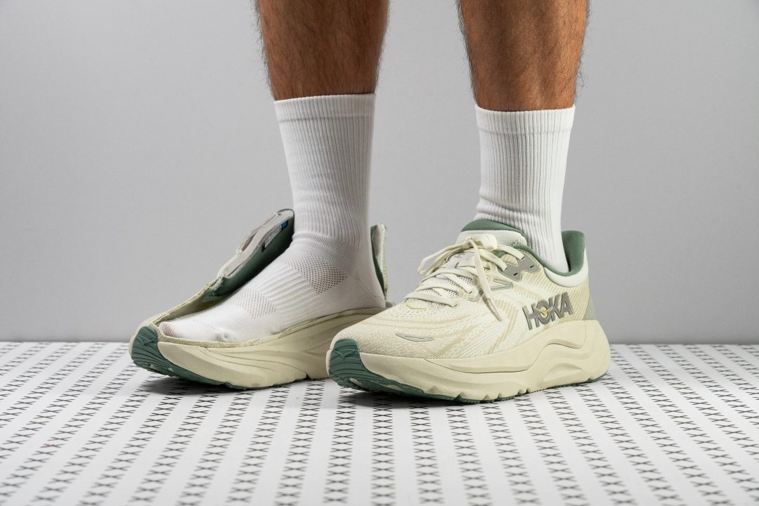 Cut in half: HOKA Arahi 8 Review (2025) | RunRepeat