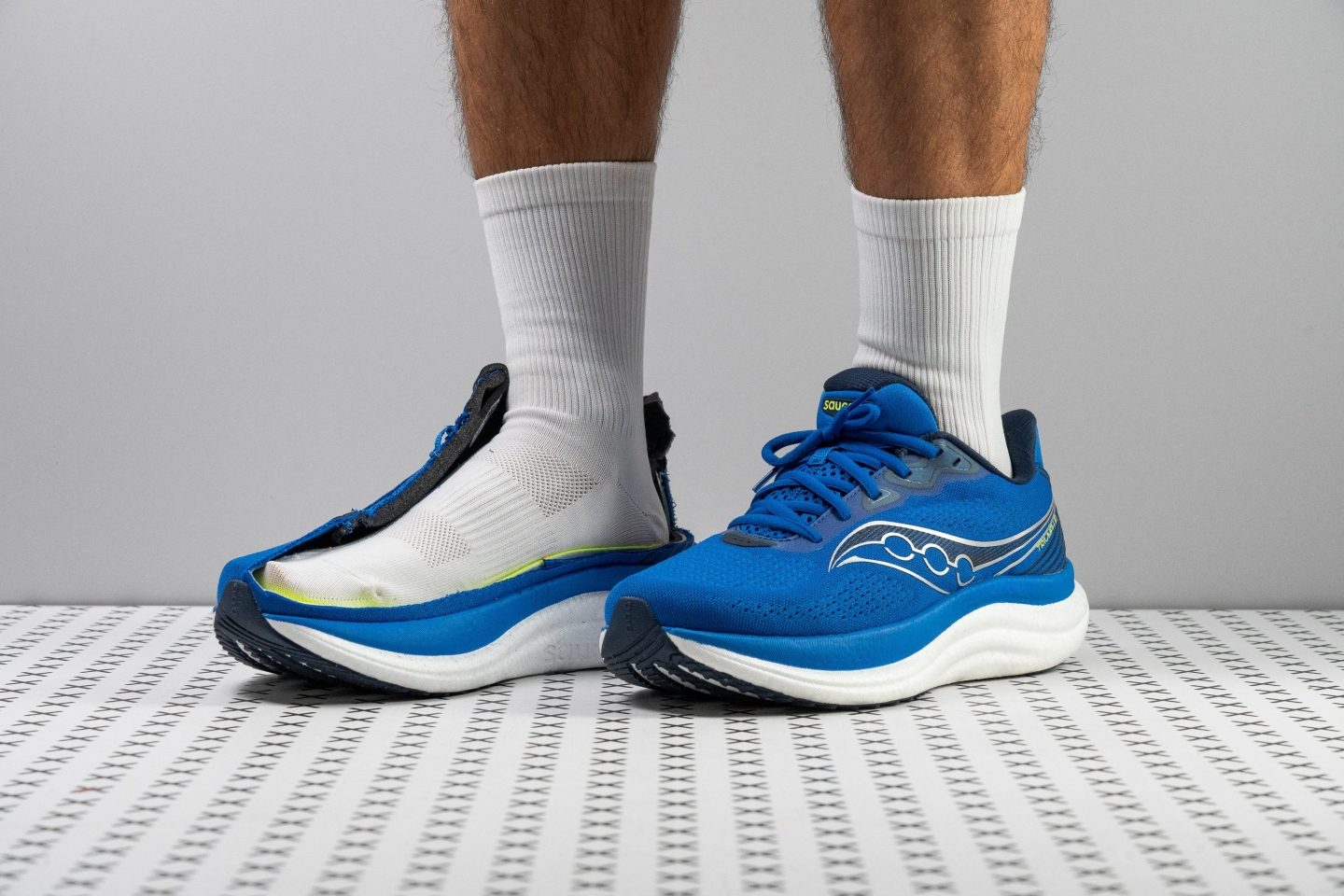 Cut in half: Saucony Triumph 23 Review (2025) | RunRepeat